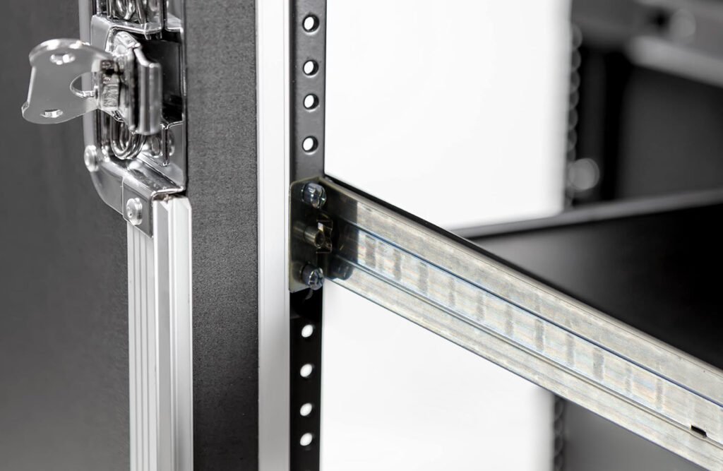 Choosing Drawer Slides for Server Racks：Expert Tip